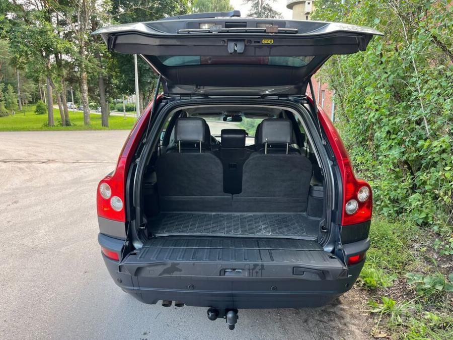 Pelēks Volvo XC90 2006 Rīga, ar dzinēja tilpumu 2.40 L un nobraukumu 0 tūkst. km par 3290 €, foto 26 vietnē AUTOMOTO.COM.LV