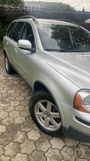 Grey Volvo XC90 2006 in Riga, with an engine capacity of 2.40 L and mileage of 303 thousand km for 3850 €, photo 4 on AUTOMOTO.COM.LV