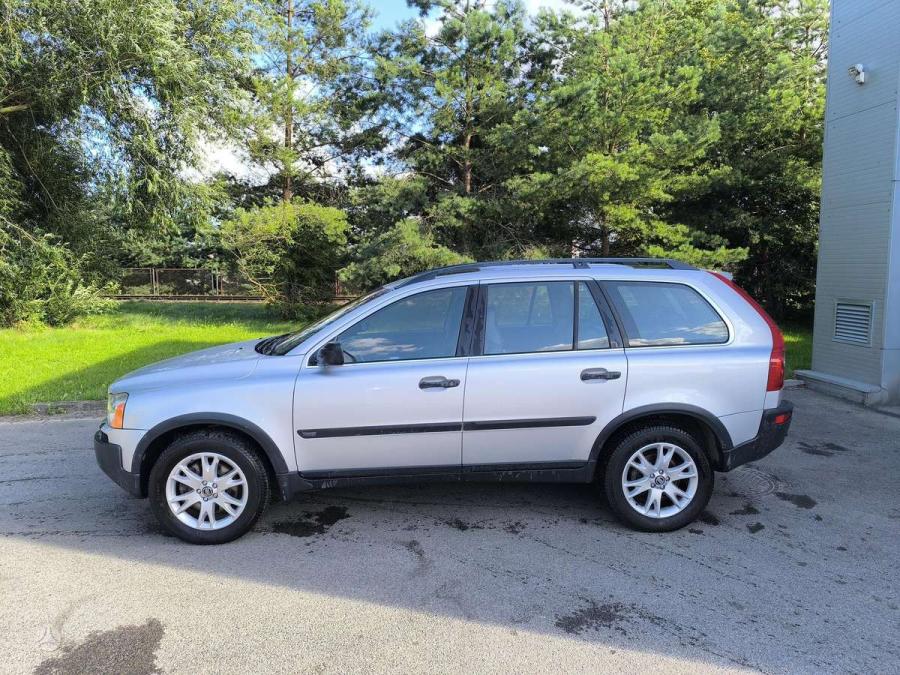 Pelēks Volvo XC90 2006 Marijampole, ar dzinēja tilpumu 2.40 L un nobraukumu 253 tūkst. km par 3700 €, foto 3 vietnē AUTOMOTO.COM.LV