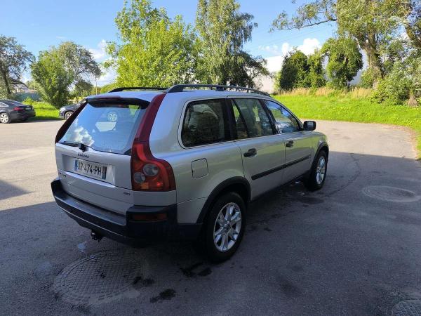 Grey Volvo XC90 2006 in Marijampole, with an engine capacity of 2.40 L and mileage of 253 thousand km for 3700 €, photo 5 on AUTOMOTO.COM.LV