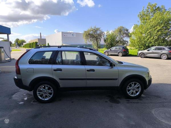 Grey Volvo XC90 2006 in Marijampole, with an engine capacity of 2.40 L and mileage of 253 thousand km for 3700 €, photo 6 on AUTOMOTO.COM.LV