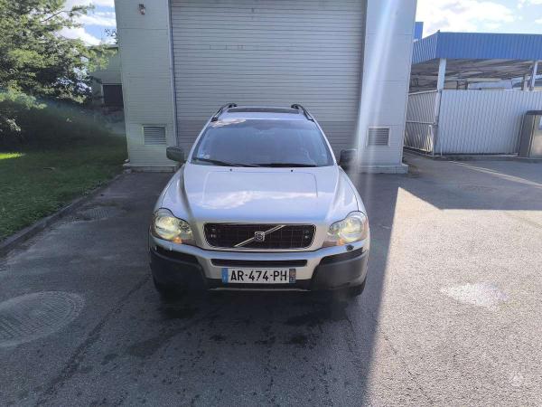 Grey Volvo XC90 2006 in Marijampole, with an engine capacity of 2.40 L and mileage of 253 thousand km for 3700 €, photo 8 on AUTOMOTO.COM.LV