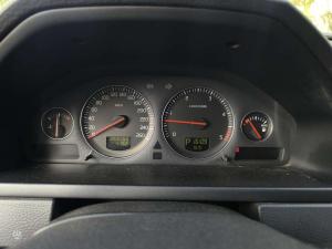 Pelēks Volvo XC90 2006 Marijampole, ar dzinēja tilpumu 2.40 L un nobraukumu 253 tūkst. km par 3700 €, foto 18 vietnē AUTOMOTO.COM.LV