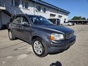Grey Volvo XC90 2006 in Marijampole, with an engine capacity of 2.40 L and mileage of 245 thousand km for 5699 €, photo 4 on AUTOMOTO.COM.LV