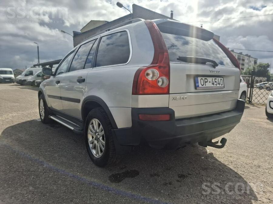Grey Volvo XC90 2006 in Talsi, with an engine capacity of 2.40 L and mileage of 390 thousand km for 3700 €, photo 5 on AUTOMOTO.COM.LV