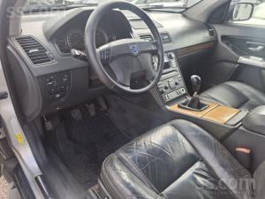 Grey Volvo XC90 2006 in Talsi, with an engine capacity of 2.40 L and mileage of 390 thousand km for 3700 €, photo 8 on AUTOMOTO.COM.LV
