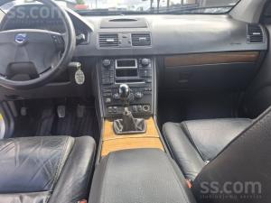 Grey Volvo XC90 2006 in Talsi, with an engine capacity of 2.40 L and mileage of 390 thousand km for 3700 €, photo 13 on AUTOMOTO.COM.LV