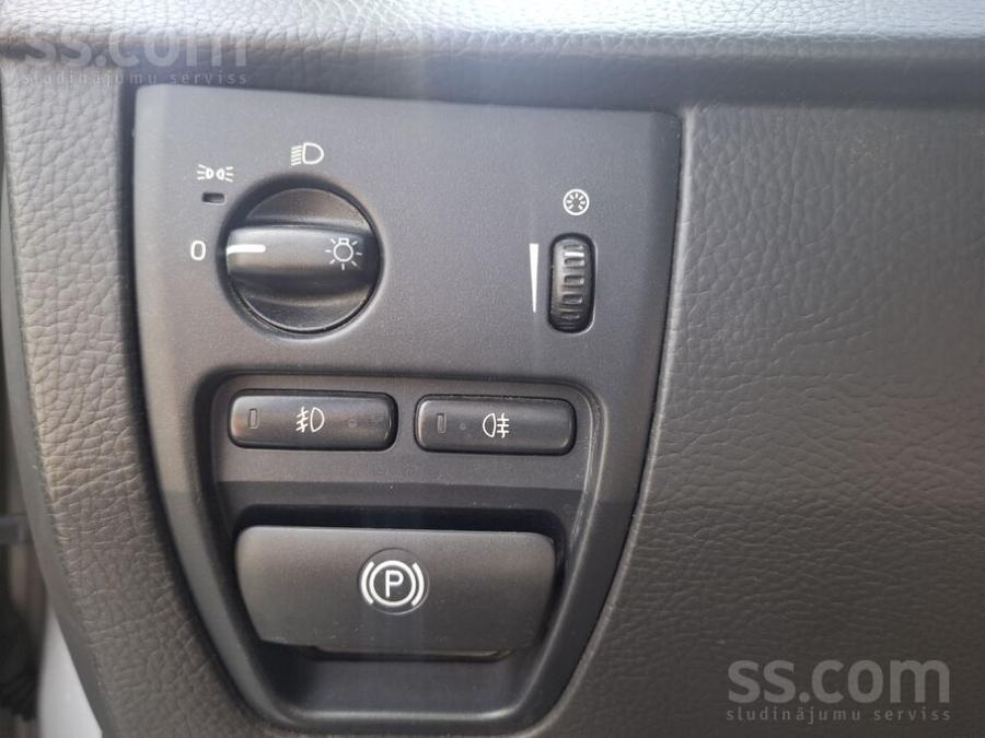 Grey Volvo XC90 2006 in Talsi, with an engine capacity of 2.40 L and mileage of 390 thousand km for 3700 €, photo 20 on AUTOMOTO.COM.LV