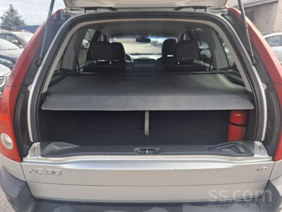 Grey Volvo XC90 2006 in Talsi, with an engine capacity of 2.40 L and mileage of 390 thousand km for 3700 €, photo 21 on AUTOMOTO.COM.LV