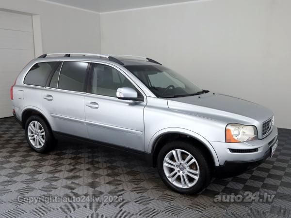 Pelēks Volvo XC90 2006 Tallina, ar dzinēja tilpumu 2.40 L un nobraukumu 389 tūkst. km par 3699 €, foto 1 vietnē AUTOMOTO.COM.LV