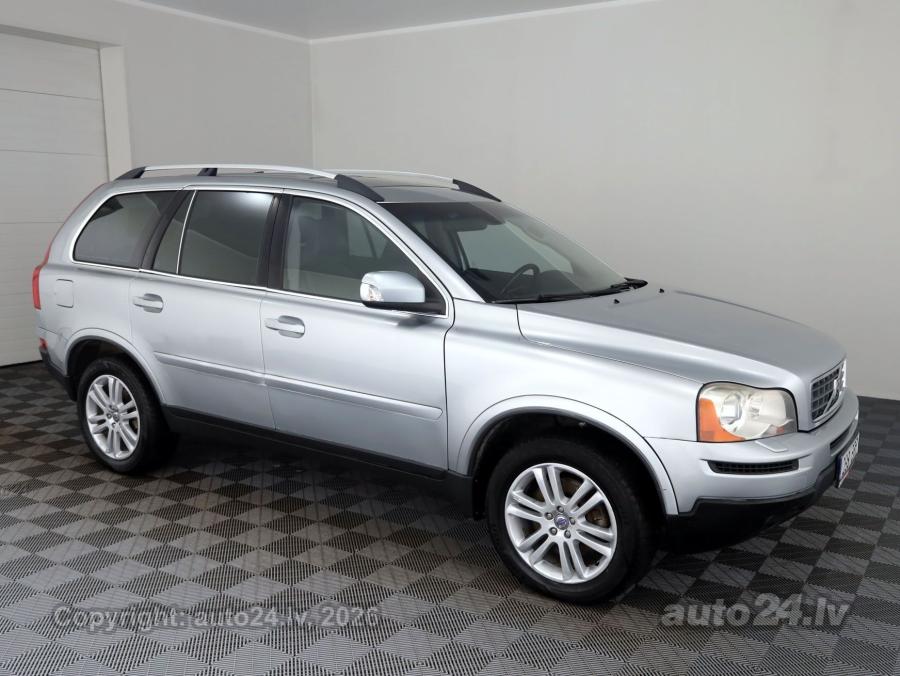 Pelēks Volvo XC90 2006 Tallina, ar dzinēja tilpumu 2.40 L un nobraukumu 389 tūkst. km par 3699 €, foto 1 vietnē AUTOMOTO.COM.LV