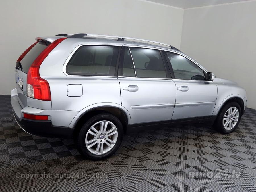Pelēks Volvo XC90 2006 Tallina, ar dzinēja tilpumu 2.40 L un nobraukumu 389 tūkst. km par 3699 €, foto 4 vietnē AUTOMOTO.COM.LV