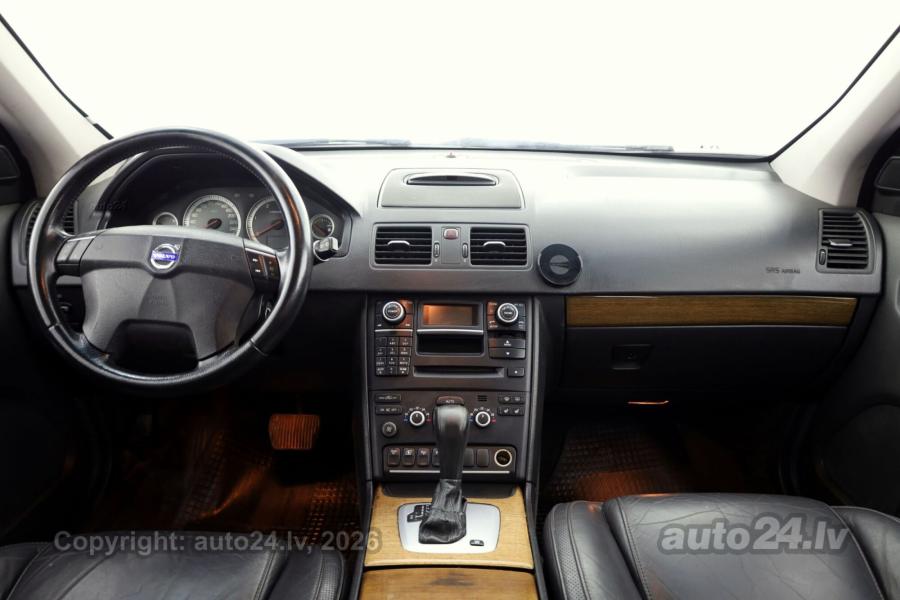 Pelēks Volvo XC90 2006 Tallina, ar dzinēja tilpumu 2.40 L un nobraukumu 389 tūkst. km par 3699 €, foto 6 vietnē AUTOMOTO.COM.LV