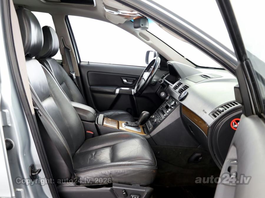 Pelēks Volvo XC90 2006 Tallina, ar dzinēja tilpumu 2.40 L un nobraukumu 389 tūkst. km par 3699 €, foto 7 vietnē AUTOMOTO.COM.LV