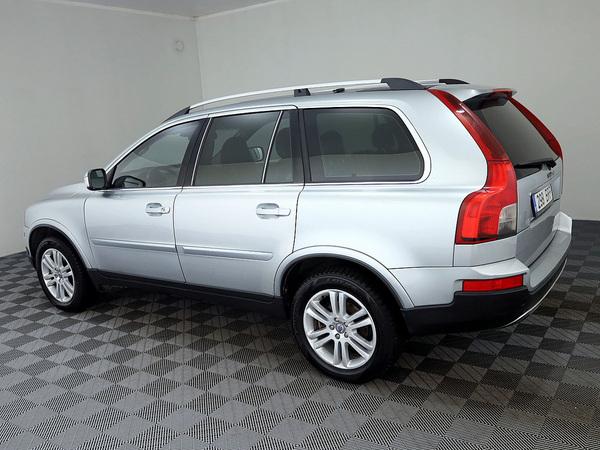 Grey Volvo XC90 2006 in Tallinn, with an engine capacity of 2.40 L and mileage of 389 thousand km for 3699 €, photo 4 on AUTOMOTO.COM.LV