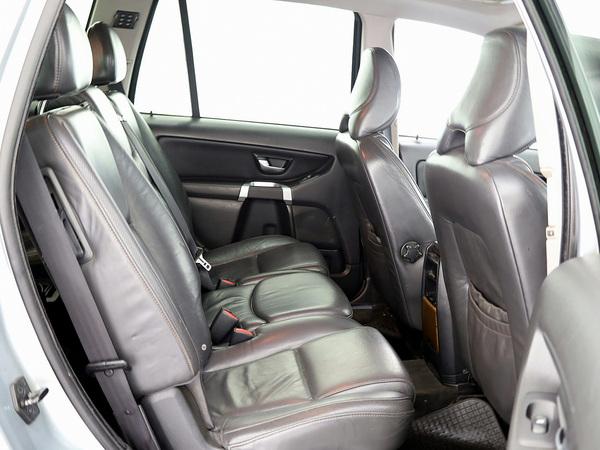 Pelēks Volvo XC90 2006 Tallina, ar dzinēja tilpumu 2.40 L un nobraukumu 389 tūkst. km par 3699 €, foto 7 vietnē AUTOMOTO.COM.LV