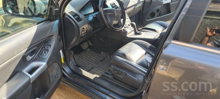 Pelēks Volvo XC90 2006 Tukums, ar dzinēja tilpumu 2.40 L un nobraukumu 402 tūkst. km par 3999 €, foto 6 vietnē AUTOMOTO.COM.LV