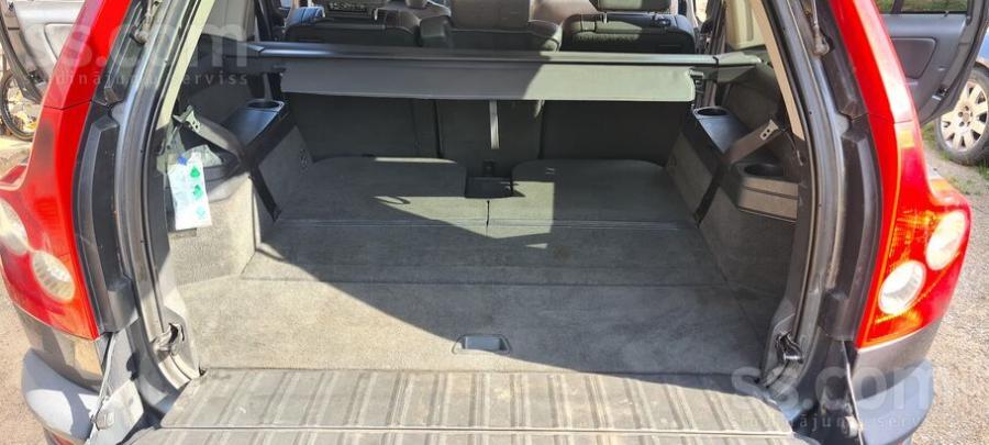 Pelēks Volvo XC90 2006 Tukums, ar dzinēja tilpumu 2.40 L un nobraukumu 402 tūkst. km par 3999 €, foto 9 vietnē AUTOMOTO.COM.LV