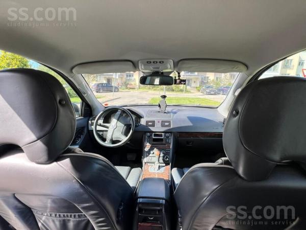Grey Volvo XC90 2006 in Riga, with an engine capacity of 2.40 L and mileage of 520 thousand km for 5000 €, photo 3 on AUTOMOTO.COM.LV