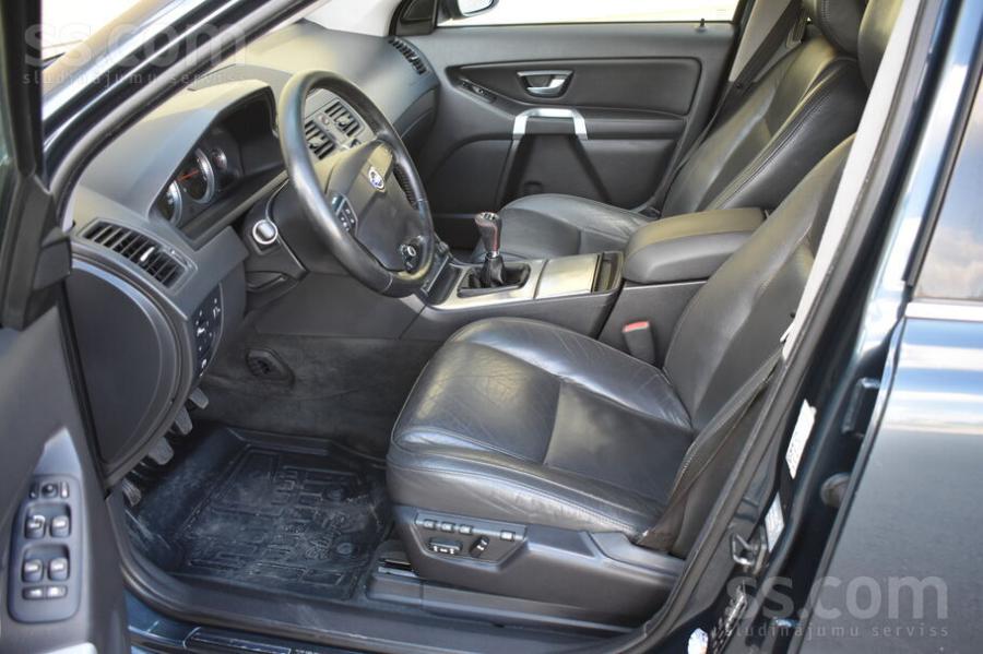 Pelēks Volvo XC90 2006 Talsi, ar dzinēja tilpumu 2.40 L un nobraukumu 378 tūkst. km par 5200 €, foto 7 vietnē AUTOMOTO.COM.LV