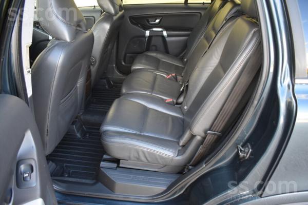 Pelēks Volvo XC90 2006 Talsi, ar dzinēja tilpumu 2.40 L un nobraukumu 378 tūkst. km par 5200 €, foto 8 vietnē AUTOMOTO.COM.LV
