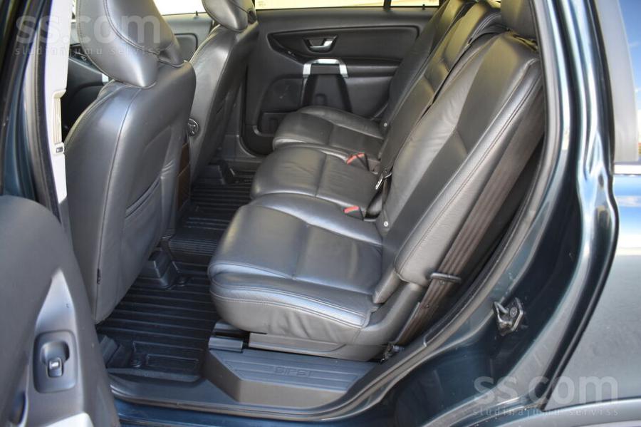 Pelēks Volvo XC90 2006 Talsi, ar dzinēja tilpumu 2.40 L un nobraukumu 378 tūkst. km par 5200 €, foto 9 vietnē AUTOMOTO.COM.LV