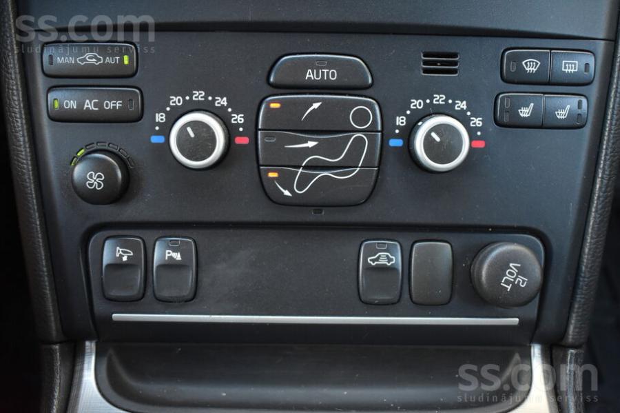 Pelēks Volvo XC90 2006 Talsi, ar dzinēja tilpumu 2.40 L un nobraukumu 378 tūkst. km par 5200 €, foto 15 vietnē AUTOMOTO.COM.LV