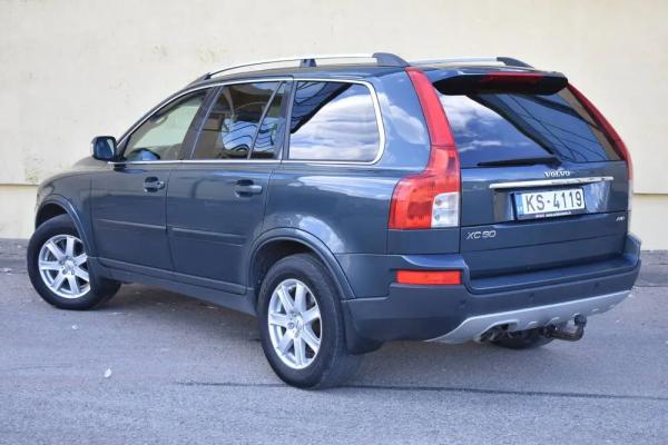 Grey Volvo XC90 2006 in Talsi, with an engine capacity of 2.40 L and mileage of 378 thousand km for 5200 €, photo 2 on AUTOMOTO.COM.LV