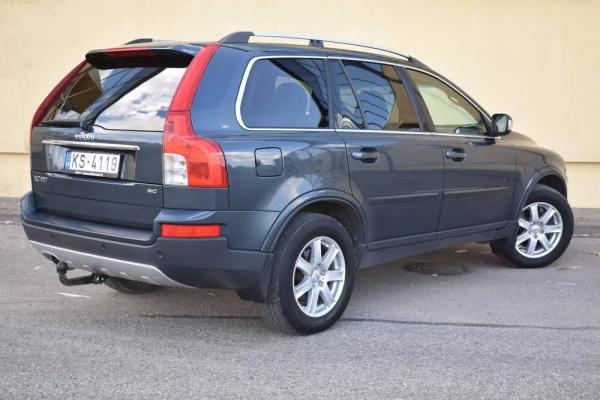 Grey Volvo XC90 2006 in Talsi, with an engine capacity of 2.40 L and mileage of 378 thousand km for 5200 €, photo 5 on AUTOMOTO.COM.LV