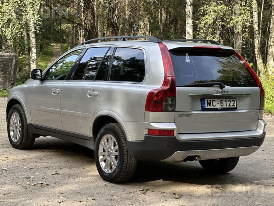 Grey Volvo XC90 2006 in Riga, with an engine capacity of 2.40 L and mileage of 0 thousand km for 4590 €, photo 7 on AUTOMOTO.COM.LV