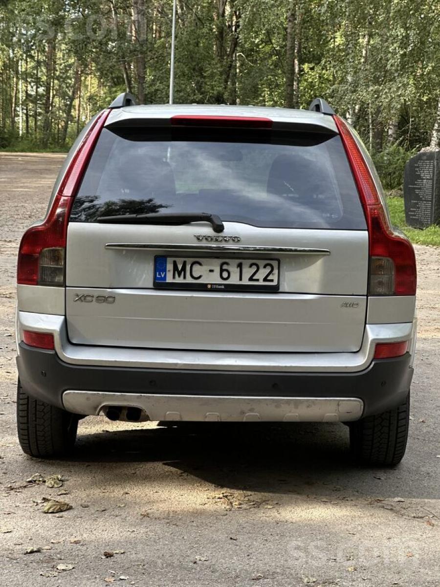 Grey Volvo XC90 2006 in Riga, with an engine capacity of 2.40 L and mileage of 0 thousand km for 4590 €, photo 8 on AUTOMOTO.COM.LV
