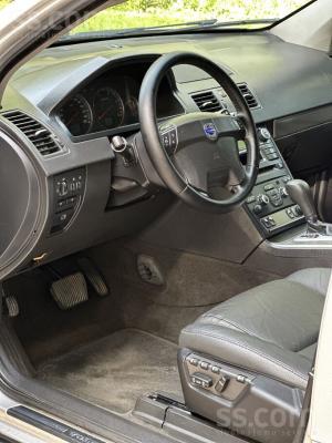 Grey Volvo XC90 2006 in Riga, with an engine capacity of 2.40 L and mileage of 0 thousand km for 4590 €, photo 12 on AUTOMOTO.COM.LV