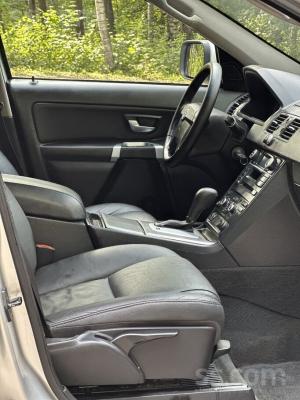 Grey Volvo XC90 2006 in Riga, with an engine capacity of 2.40 L and mileage of 0 thousand km for 4590 €, photo 15 on AUTOMOTO.COM.LV