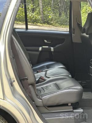 Grey Volvo XC90 2006 in Riga, with an engine capacity of 2.40 L and mileage of 0 thousand km for 4590 €, photo 17 on AUTOMOTO.COM.LV