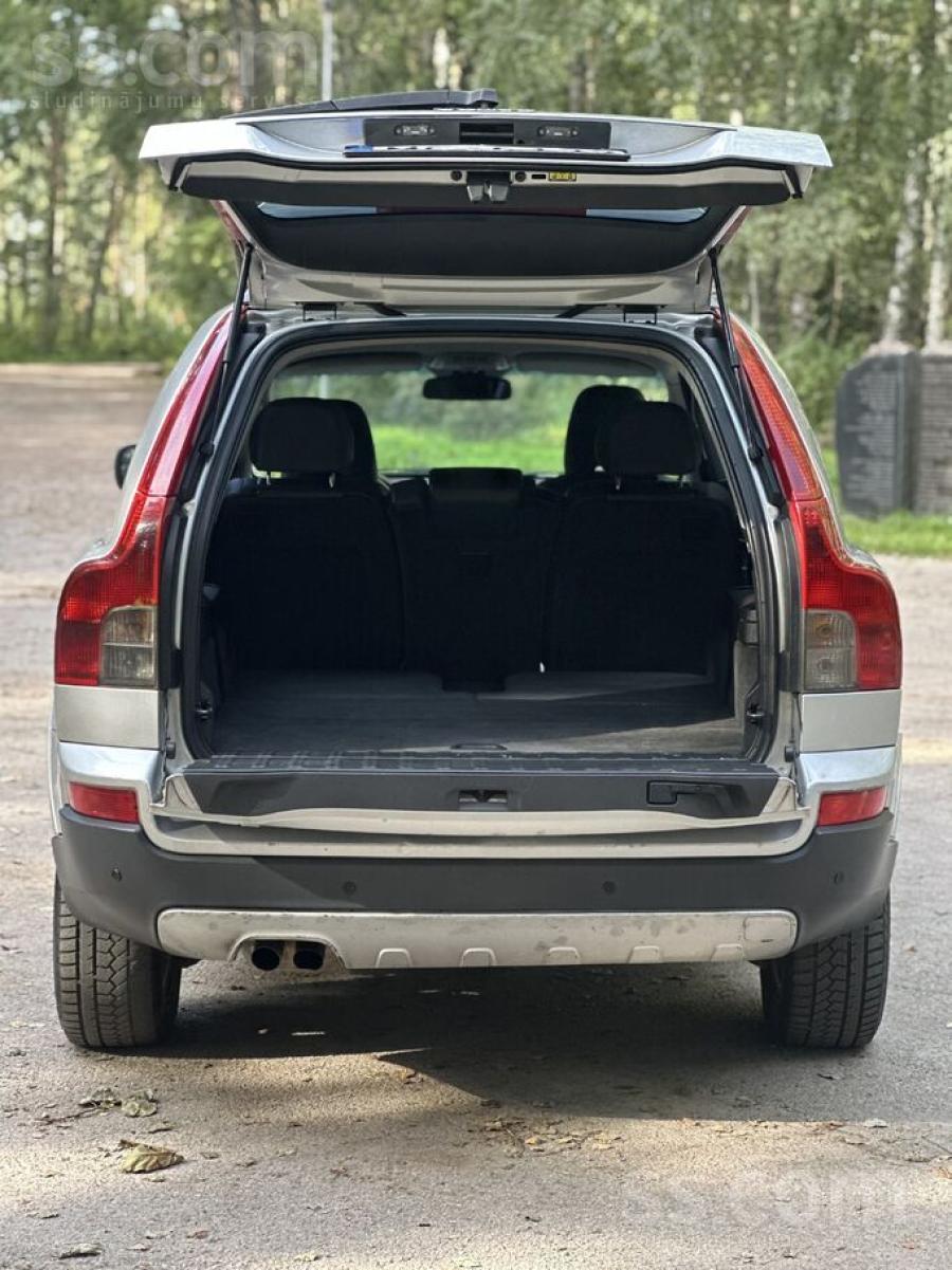 Grey Volvo XC90 2006 in Riga, with an engine capacity of 2.40 L and mileage of 0 thousand km for 4590 €, photo 18 on AUTOMOTO.COM.LV