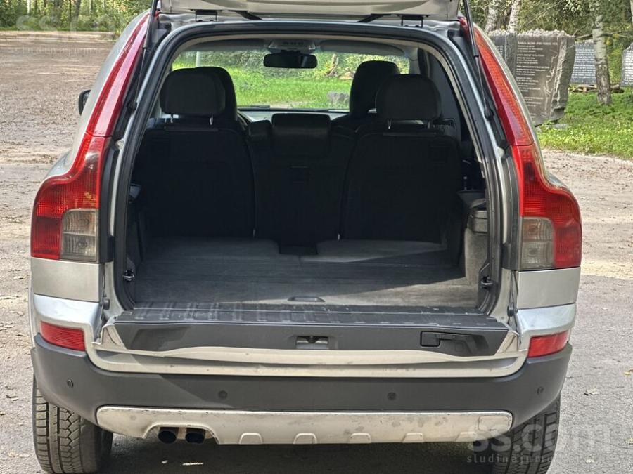 Grey Volvo XC90 2006 in Riga, with an engine capacity of 2.40 L and mileage of 0 thousand km for 4590 €, photo 19 on AUTOMOTO.COM.LV