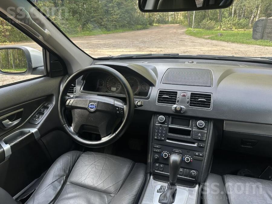 Grey Volvo XC90 2006 in Riga, with an engine capacity of 2.40 L and mileage of 0 thousand km for 4590 €, photo 22 on AUTOMOTO.COM.LV
