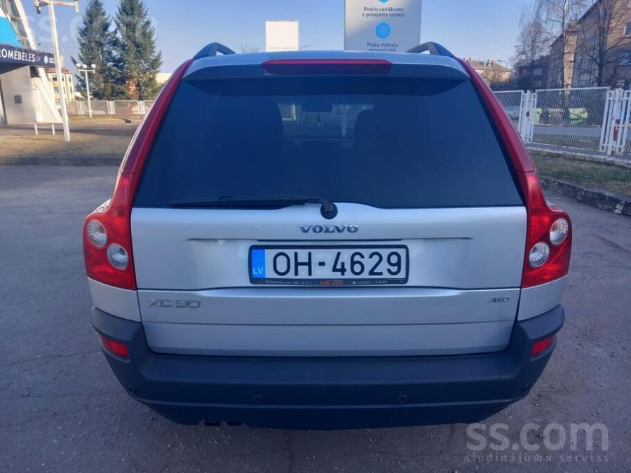 Grey Volvo XC90 2006 in Daugavpils, with an engine capacity of 2.40 L and mileage of 166 thousand km for 4500 €, photo 4 on AUTOMOTO.COM.LV