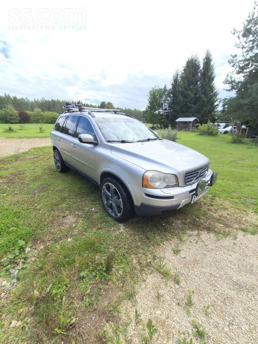 Pelēks Volvo XC90 2006 Ogre, ar dzinēja tilpumu 2.40 L un nobraukumu 475 tūkst. km par 3000 €, foto 4 vietnē AUTOMOTO.COM.LV