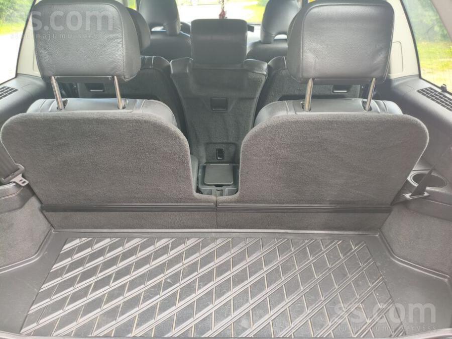 Grey Volvo XC90 2006 in Riga, with an engine capacity of 2.40 L and mileage of 277 thousand km for 5300 €, photo 7 on AUTOMOTO.COM.LV