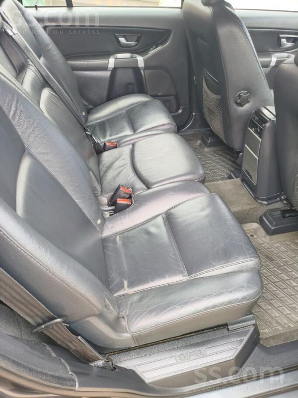 Pelēks Volvo XC90 2006 Rīga, ar dzinēja tilpumu 2.40 L un nobraukumu 277 tūkst. km par 5300 €, foto 9 vietnē AUTOMOTO.COM.LV