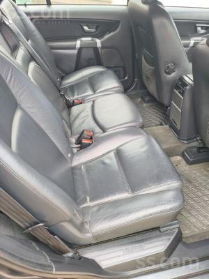 Grey Volvo XC90 2006 in Riga, with an engine capacity of 2.40 L and mileage of 277 thousand km for 5300 €, photo 9 on AUTOMOTO.COM.LV