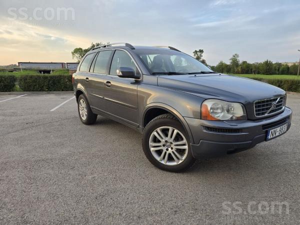 Volvo XC90 2006 in Jekabpils on AUTOMOTO.COM.LV Grey Volvo XC90 2006 in Jekabpils, with an engine capacity of 2.40 L and mileage of 355 thousand km for 3900 ā¬, photo 5 on AUTOMOTO.COM.LV