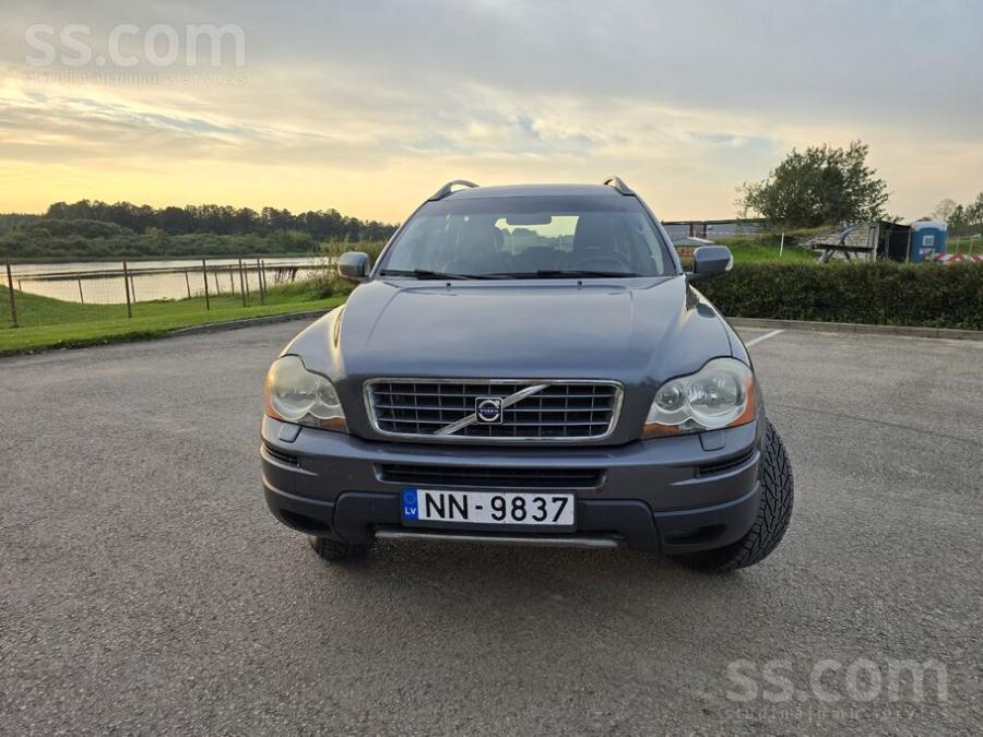 Grey Volvo XC90 2006 in Jekabpils, with an engine capacity of 2.40 L and mileage of 355 thousand km for 3900 €, photo 6 on AUTOMOTO.COM.LV