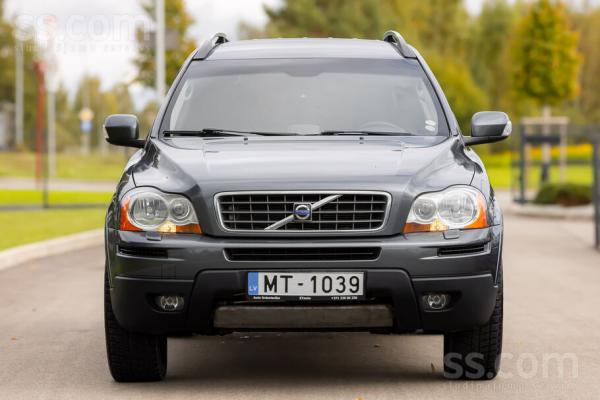 Volvo XC90 2006 in Jelgava on AUTOMOTO.COM.LV Grey Volvo XC90 2006 in Jelgava, with an engine capacity of 2.40 L and mileage of 0 thousand km for 3950 €, photo 3 on AUTOMOTO.COM.LV