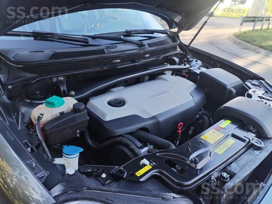 Grey Volvo XC90 2006 in Riga, with an engine capacity of 2.40 L and mileage of 310 thousand km for 5350 €, photo 12 on AUTOMOTO.COM.LV