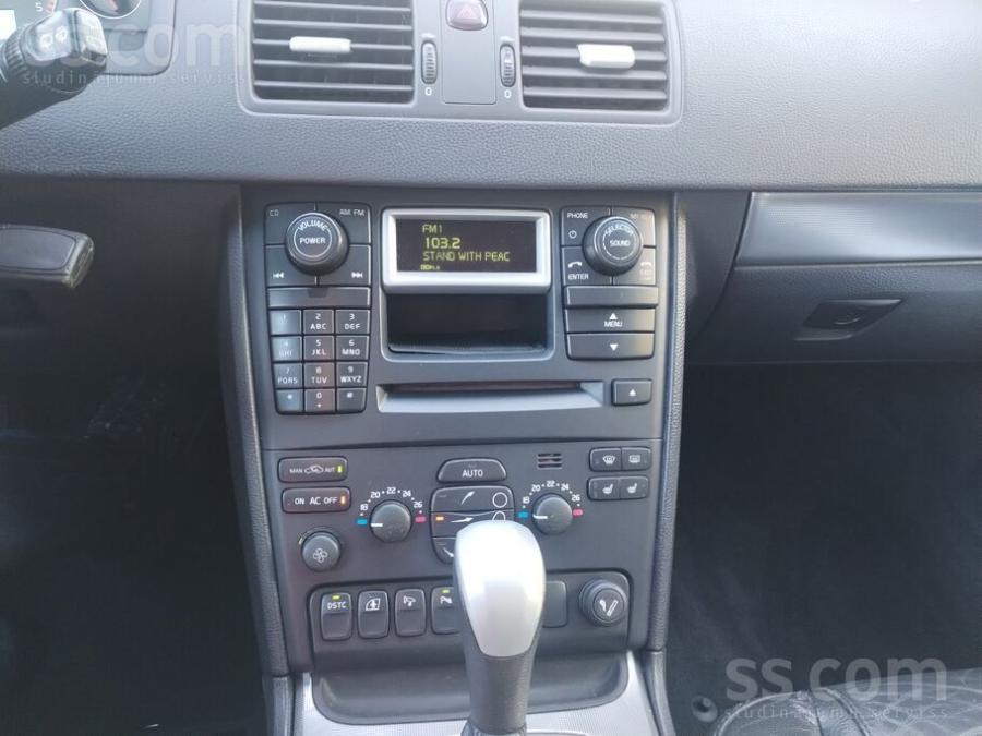 Grey Volvo XC90 2006 in Riga, with an engine capacity of 2.40 L and mileage of 310 thousand km for 5350 €, photo 15 on AUTOMOTO.COM.LV