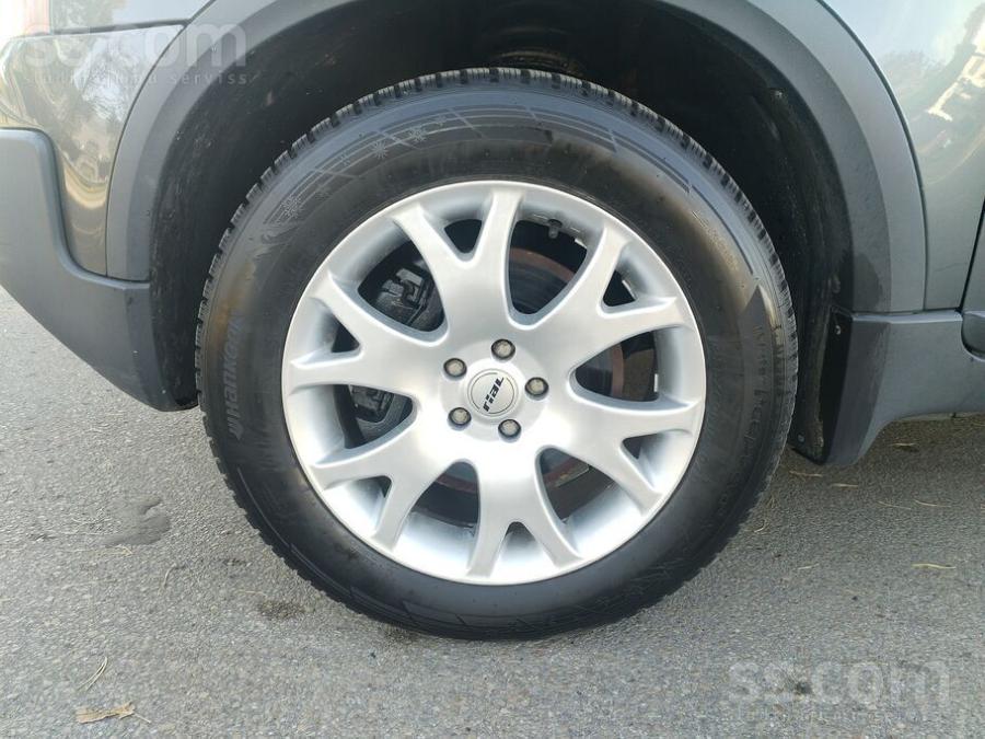 Grey Volvo XC90 2006 in Riga, with an engine capacity of 2.40 L and mileage of 310 thousand km for 5350 €, photo 23 on AUTOMOTO.COM.LV