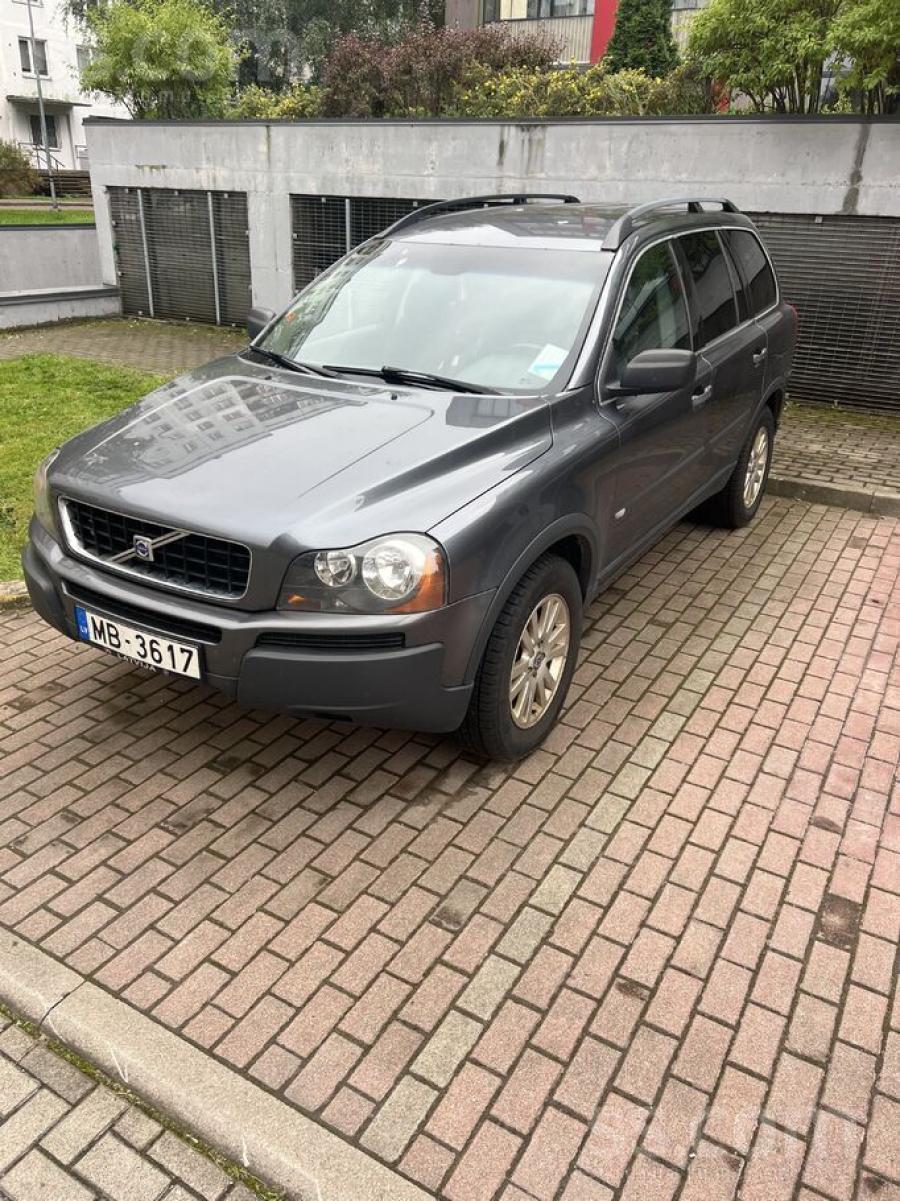 Grey Volvo XC90 2006 in Riga, with an engine capacity of 2.40 L and mileage of 355 thousand km for 3300 €, photo 6 on AUTOMOTO.COM.LV