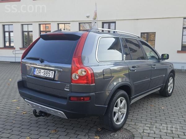 Grey Volvo XC90 2006 in Jelgava, with an engine capacity of 2.40 L and mileage of 276 thousand km for 3550 €, photo 5 on AUTOMOTO.COM.LV